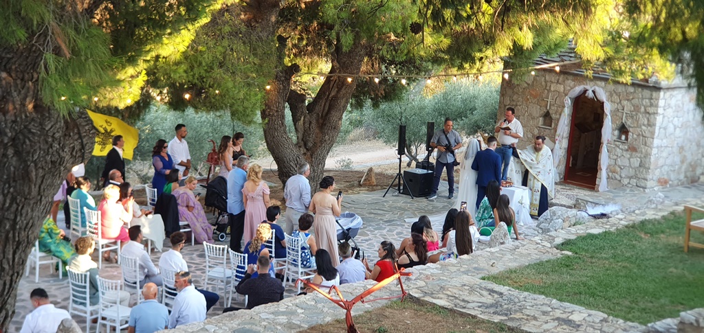 ΚΤΗΜΑ ΚΑΡΟΛΙΝΑ, Κτήμα Γάμου κοντά στο Πόρτο Ράφτη